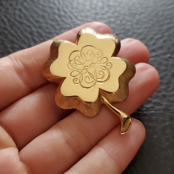 Monet | Jewelry | Vtg Monet Brooch | Poshmark